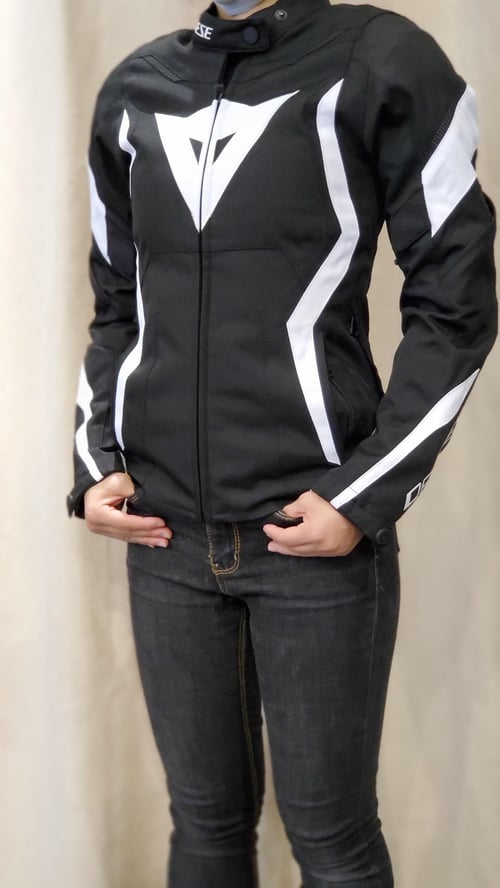 ジャケットのモデル別でのサイズ比較 ~レディース~