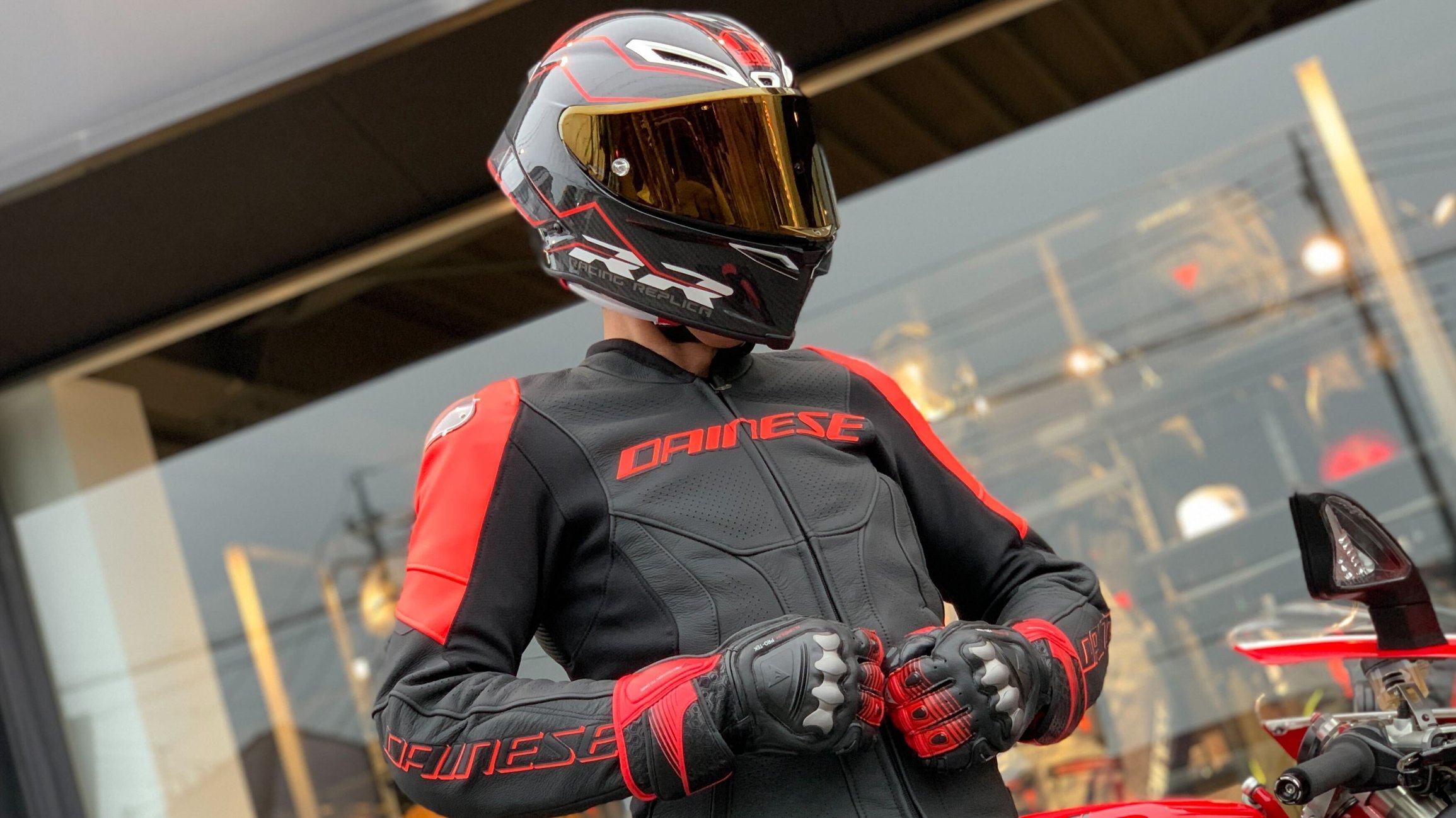 新たな定番となるか？新作レーシンググローブ"FIERO METAL GLOVES"が魅せる完成度