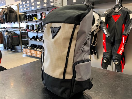 ツーリングや普段使いにもオススメ【EXPLORER D-CLUTCH BACKPACK】