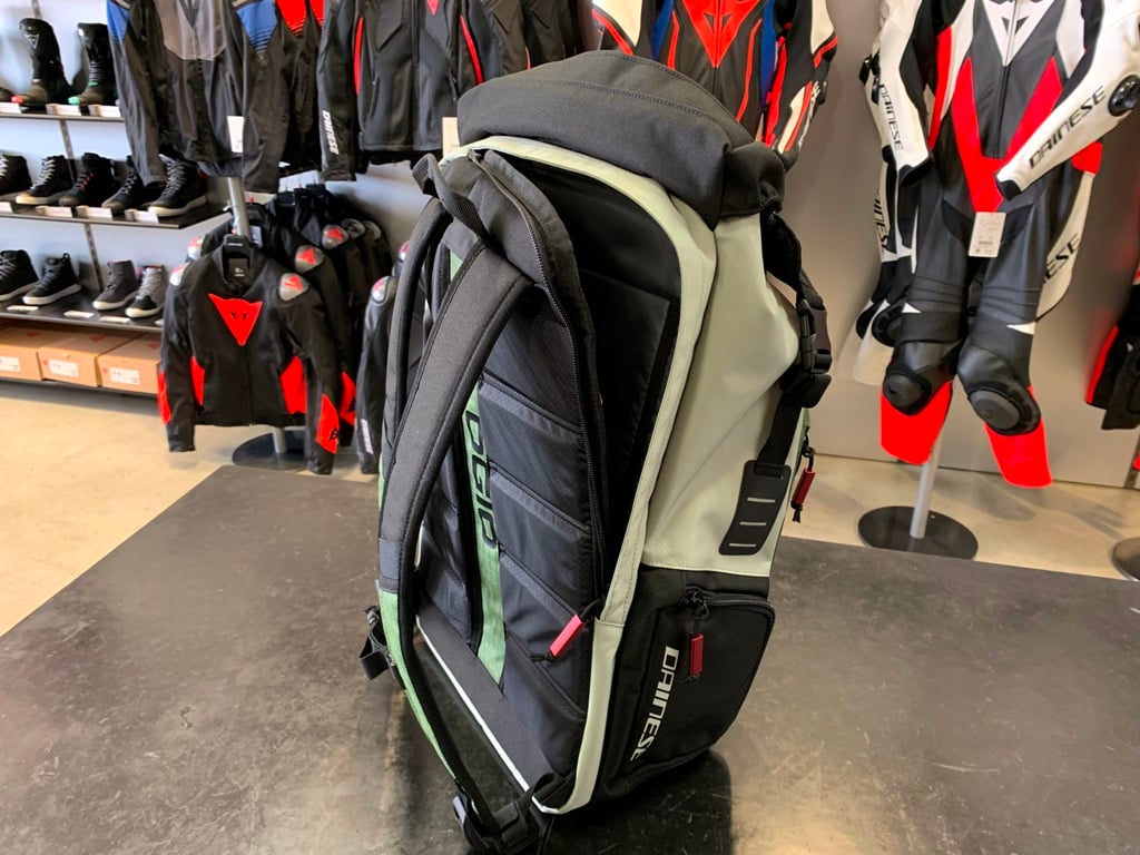 ツーリングや普段使いにもオススメ第二弾【EXPLORER D-THROTTLE BACKPACK】