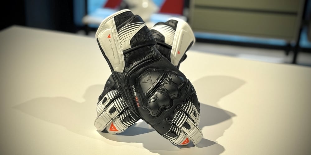 進化した性能と美しさ。FIERO METAL GLOVESの魅力を探る