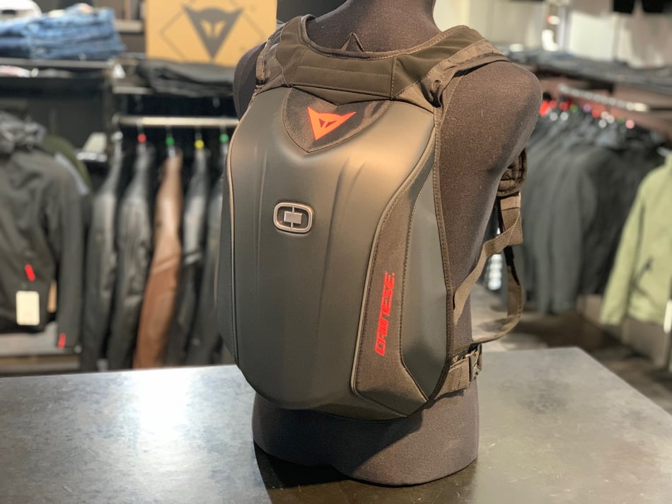 モータースポーツを楽しむ全ての人を支えるバックパックシリーズ