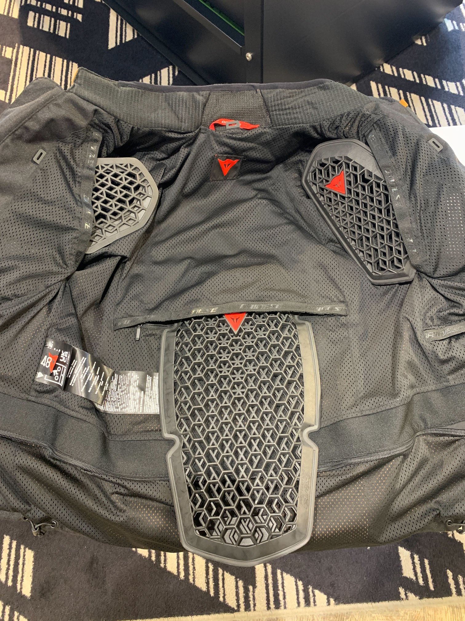 オールシーズン型～3レイヤージャケット～オススメ2選 ②LADAKH編