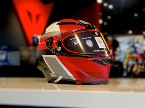 PISTA GP RR / COMPETIZIONE CARBON/WHITE/REDのご紹介