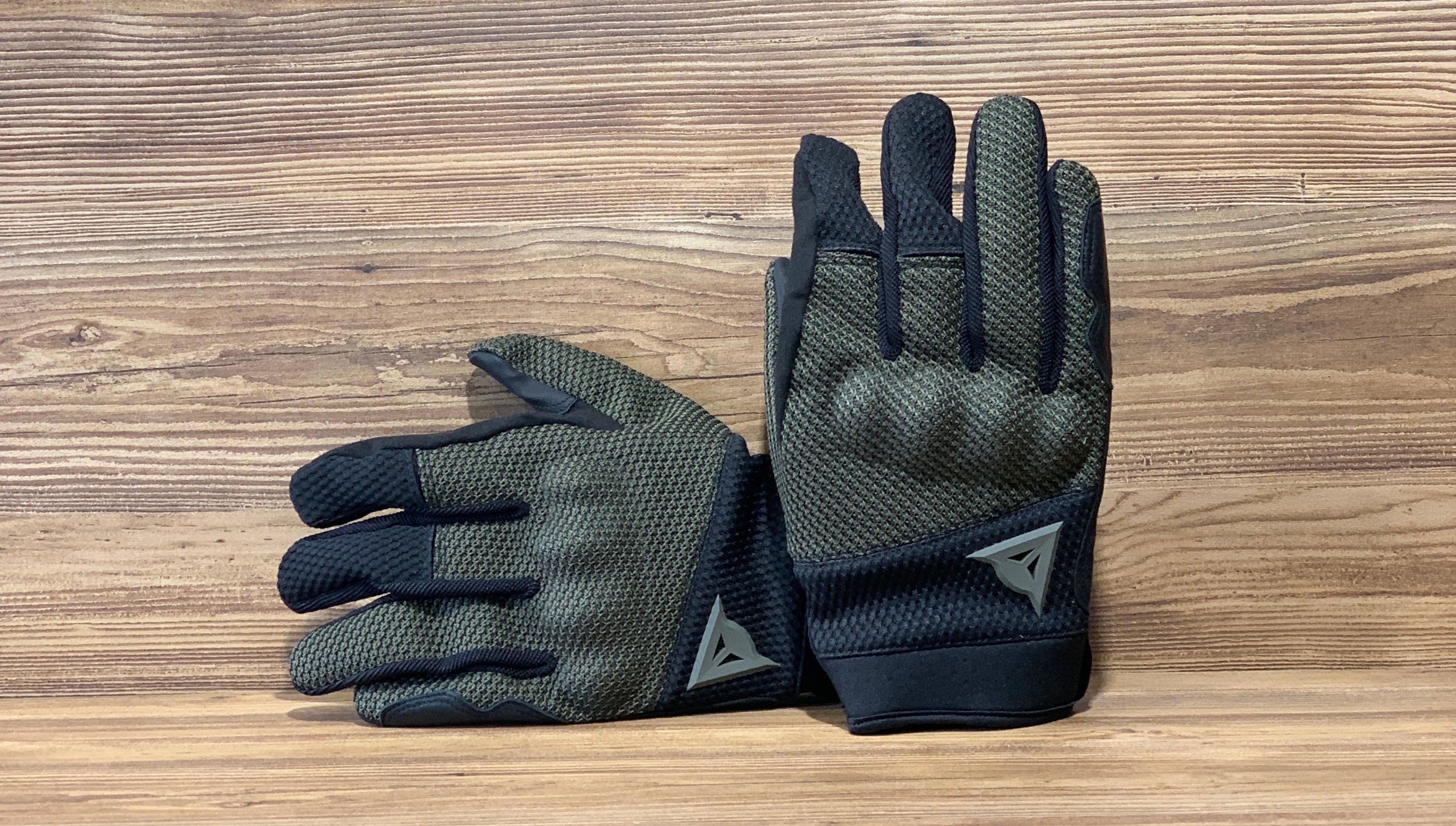 【夏のマストバイアイテム】人気メッシュグローブ5選