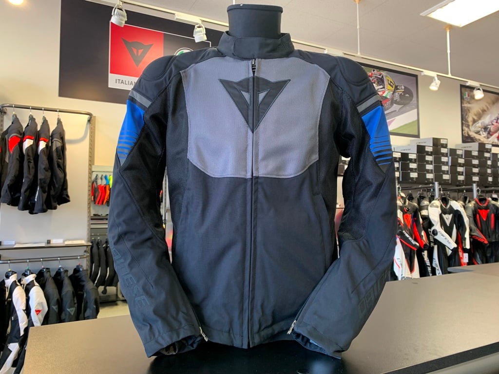 スポーティ+軽さと涼しさが相まったメッシュジャケット【AIR FAST TEX JACKET】