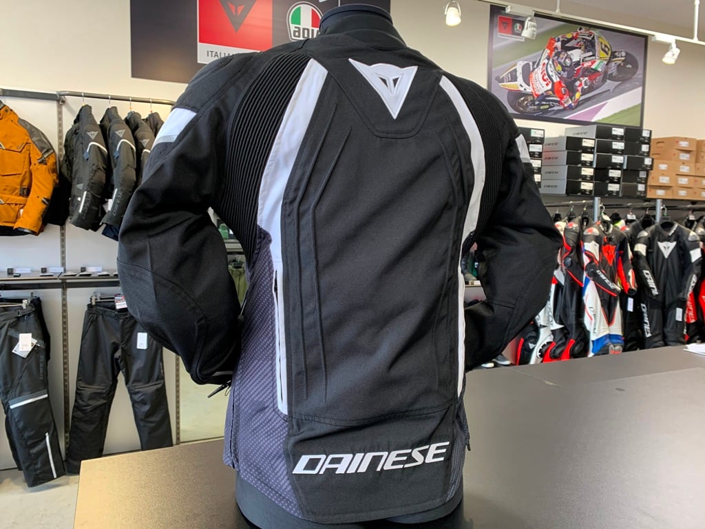 人気のAVROシリーズに新作のテキスタイルジャケットが登場【AVRO 5 TEX JACKET WMN】