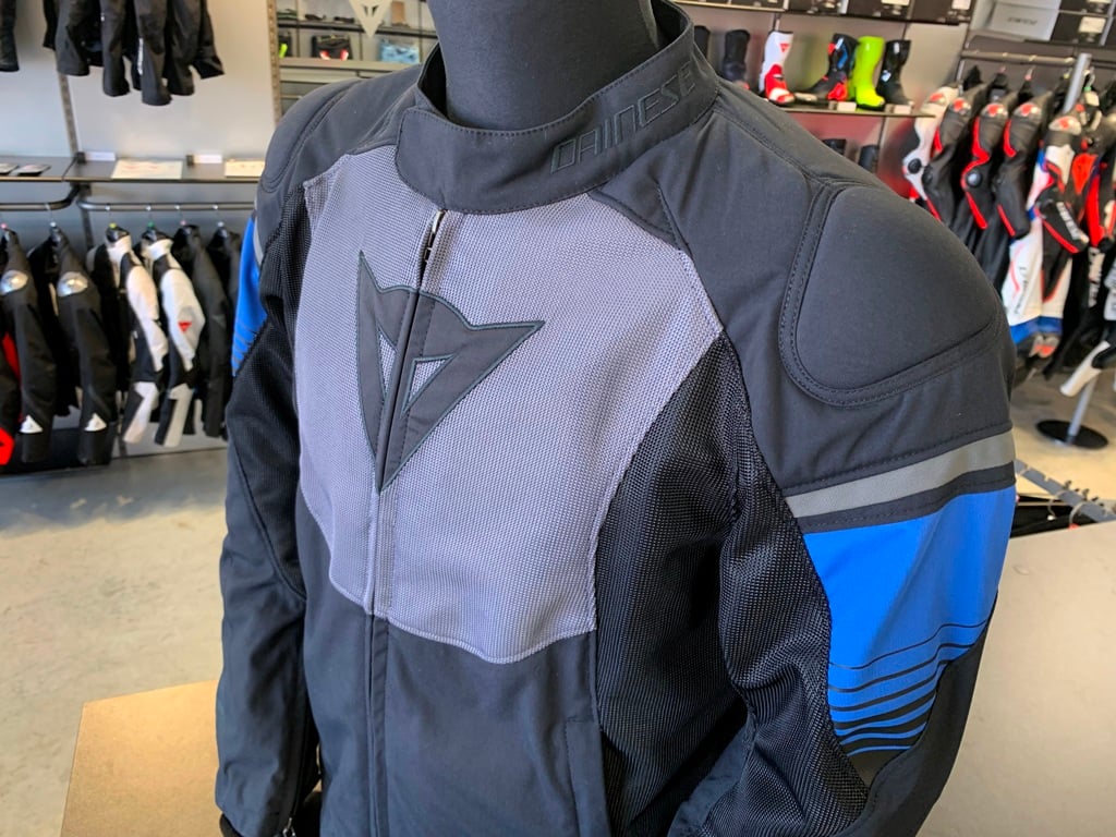 スポーティ+軽さと涼しさが相まったメッシュジャケット【AIR FAST TEX JACKET】